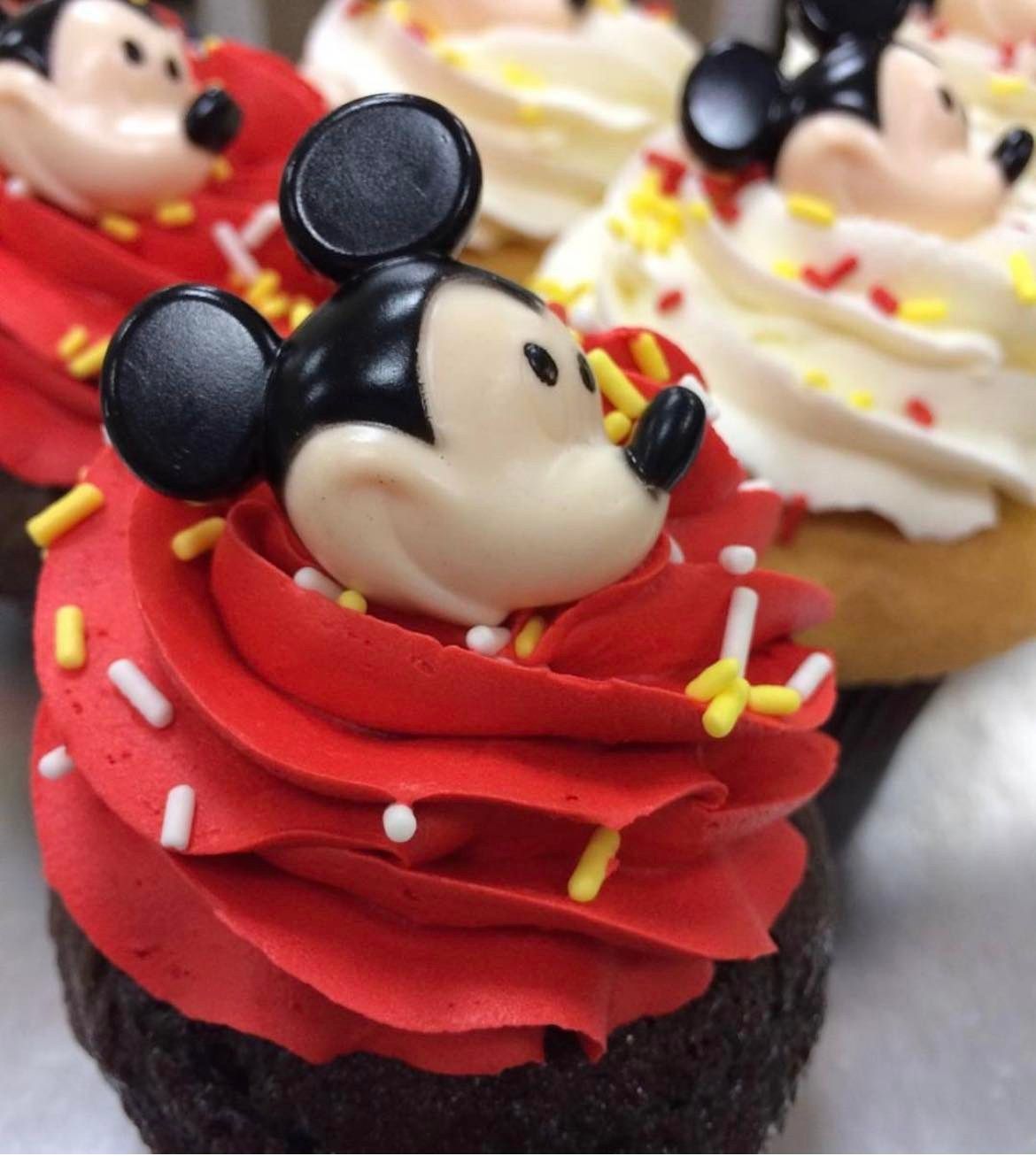 Custom Cupcakes | Cupcake Charlie’s
